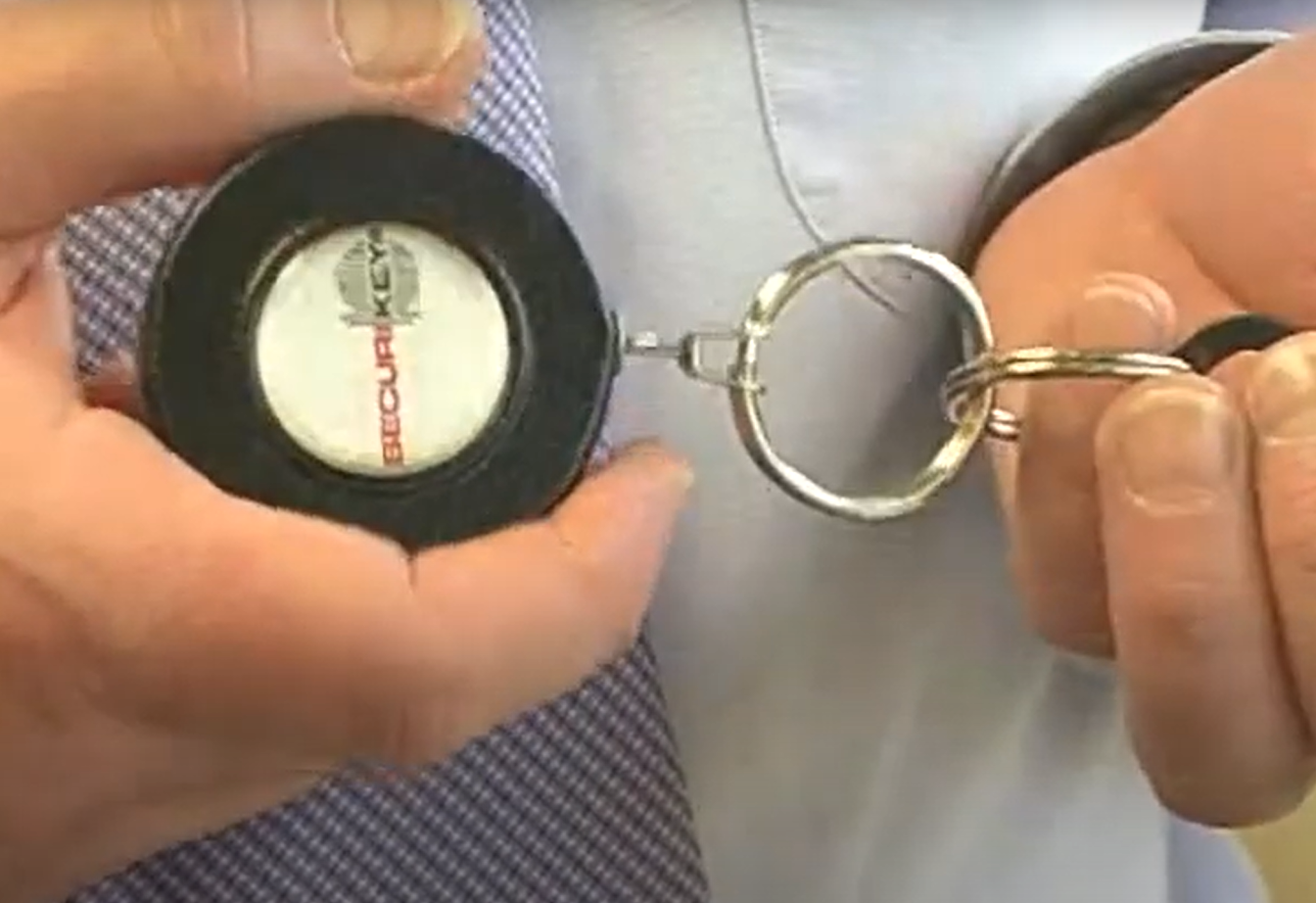 KEY BAK SELF RETRACTING KEY REEL WITH CHAIN - Securikey